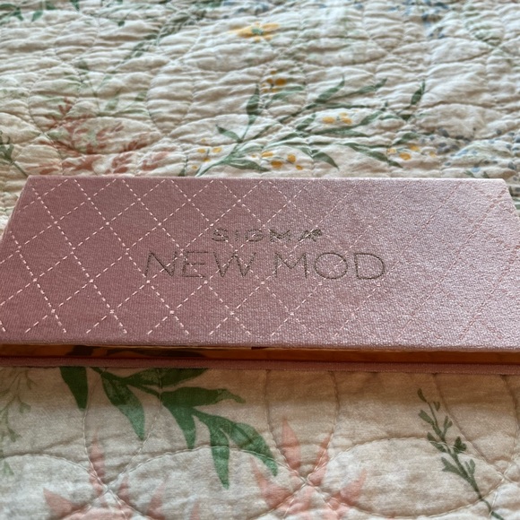 Sigma Beauty | Makeup | Sigma New Mod Ambiance Eyeshadow Duo | Poshmark